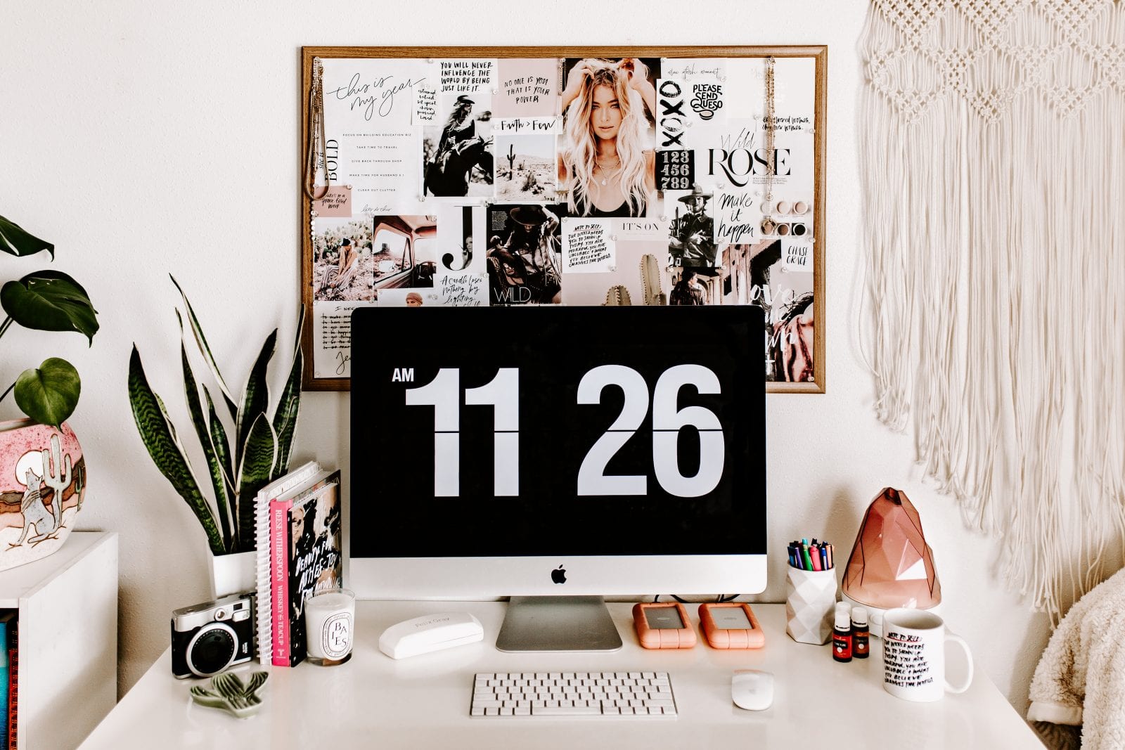 How To Create A Vision Board For Your Workspace | jessicavickers.com